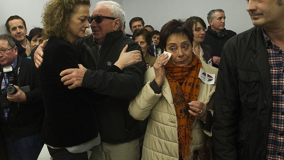 «Inposizioei» aurre egiteko eskatu die Mungiako alkate ohiak abertzale ...