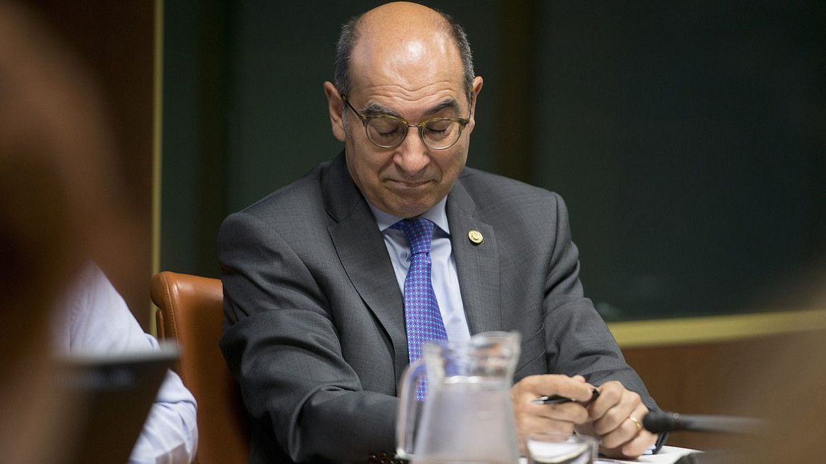 Darpon airean jarri du fiskalak