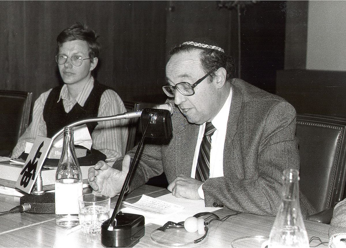 Joshua Fishman hil da, hizkuntzalaria, katedraduna eta ohorezko ...