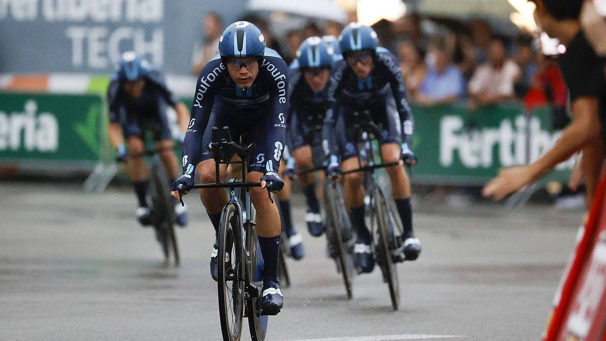 DSMk irabazi du Vueltako taldekako erlojupekoa