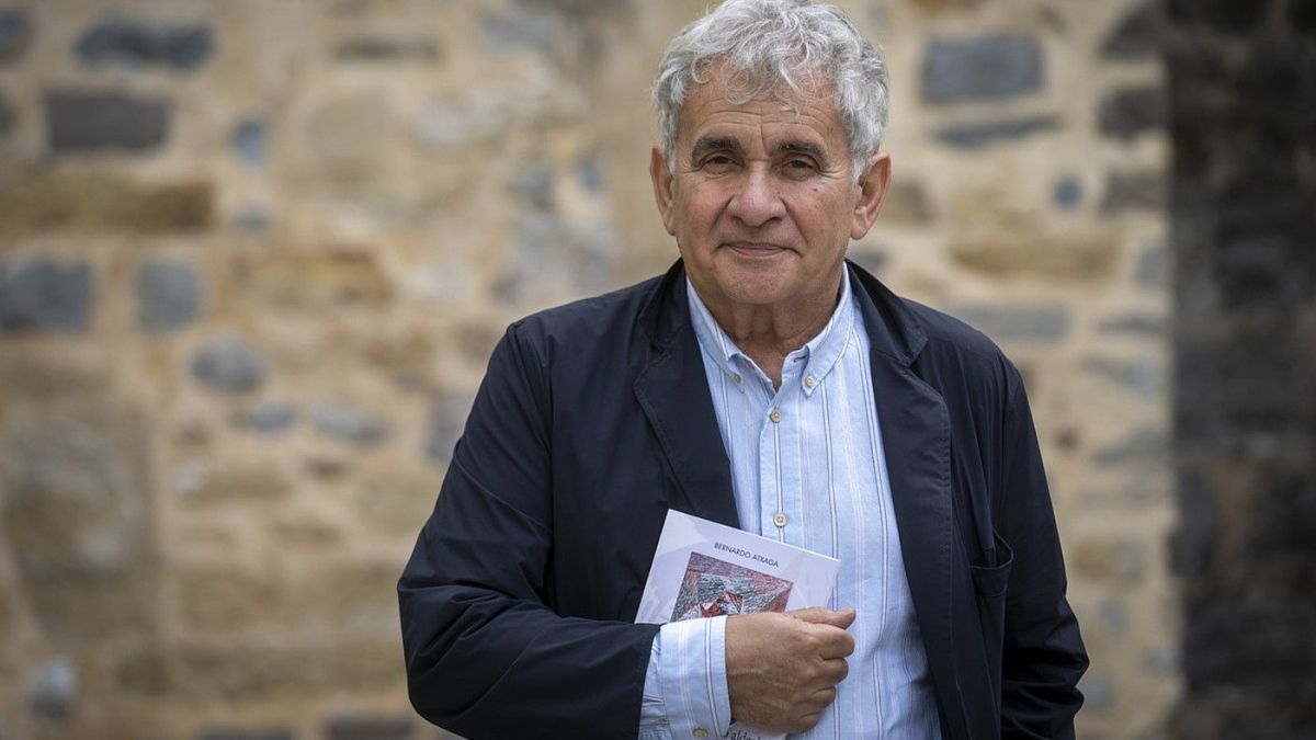 Bere ibilbide literarioaren muina batu du Bernardo Atxagak