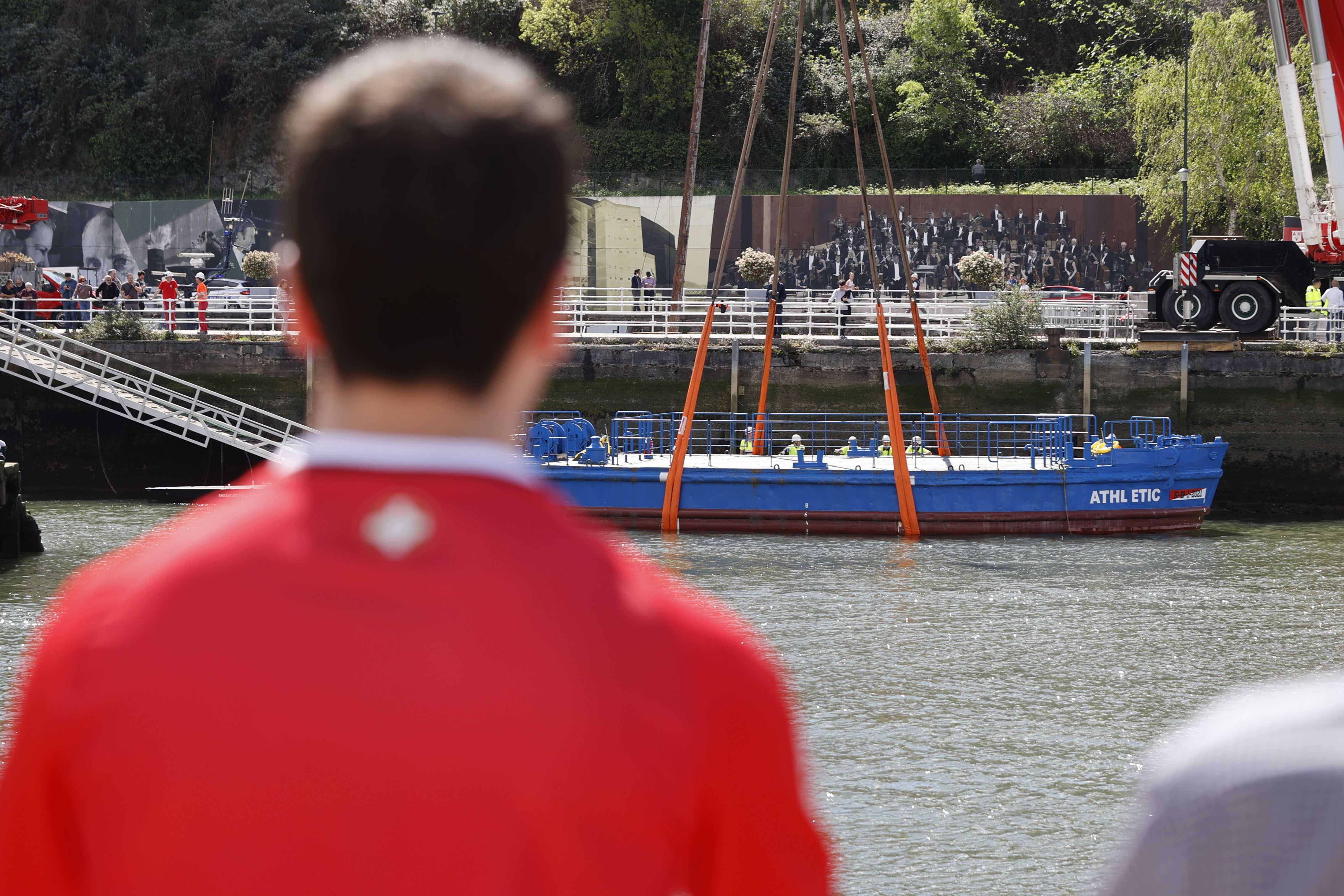 Jadanik uretan dago gabarra