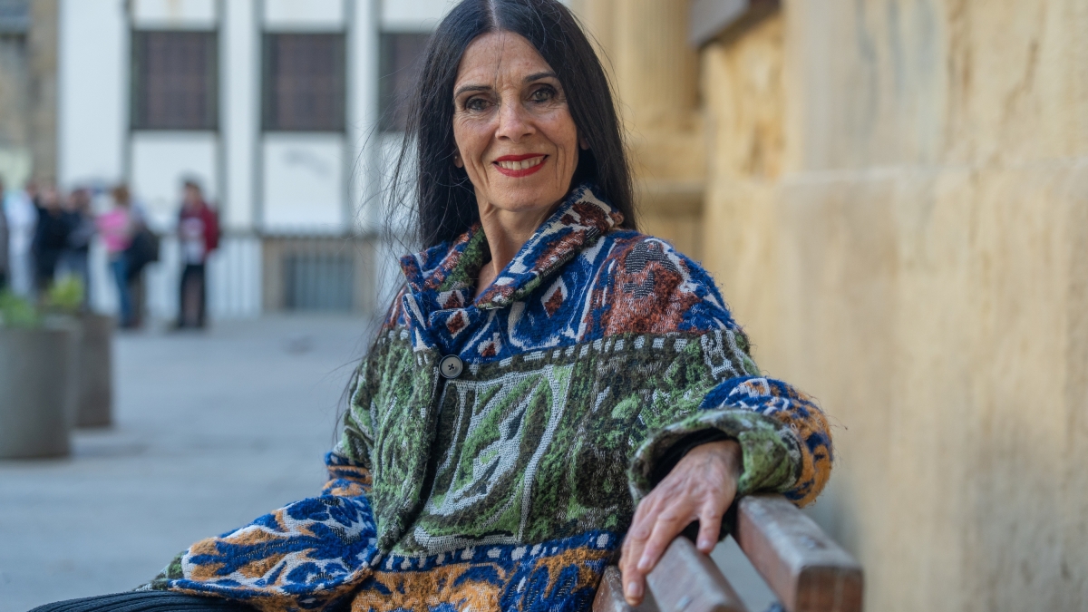 «Jantzia nola jantzi ez dut nik hemendik esango: hori kaleari dagokio»